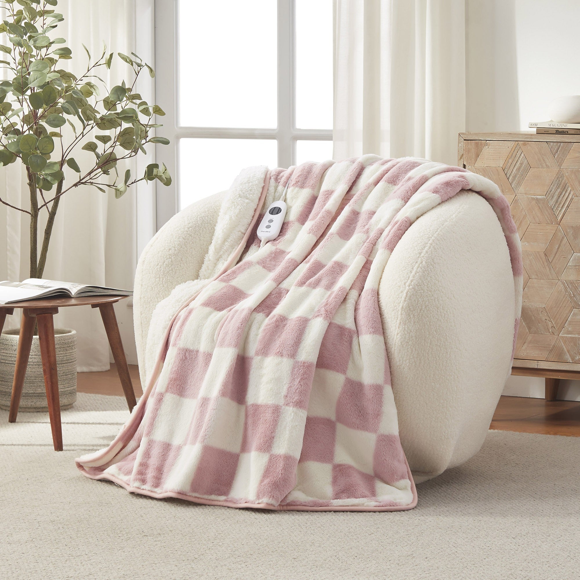 Ultra Soft Checkered Fleece Heated Throw Blanket | Reversible | Dreamaker