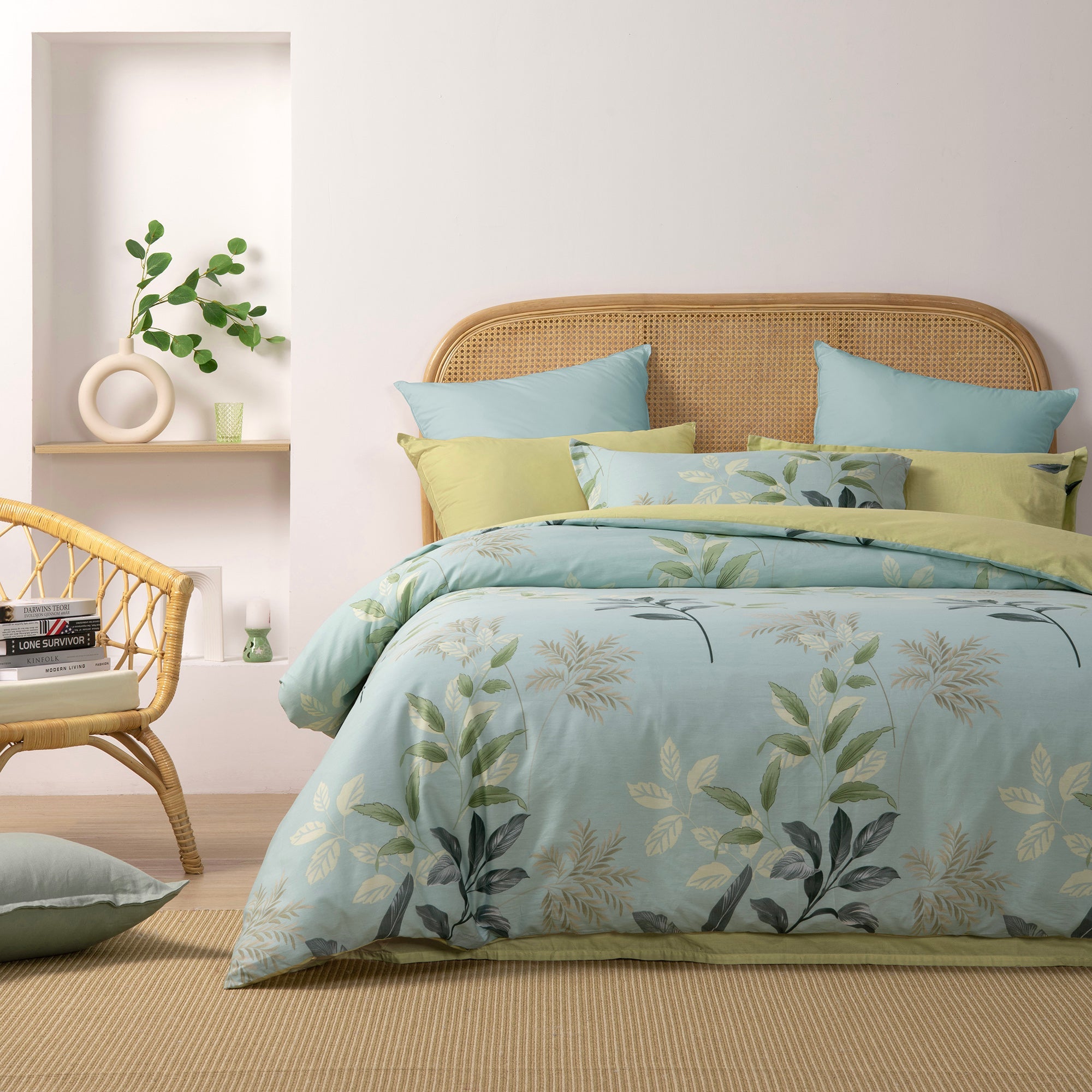 Dreamaker Floral Reversible Quilt Cover Set | 100% Cotton | 2 in 1