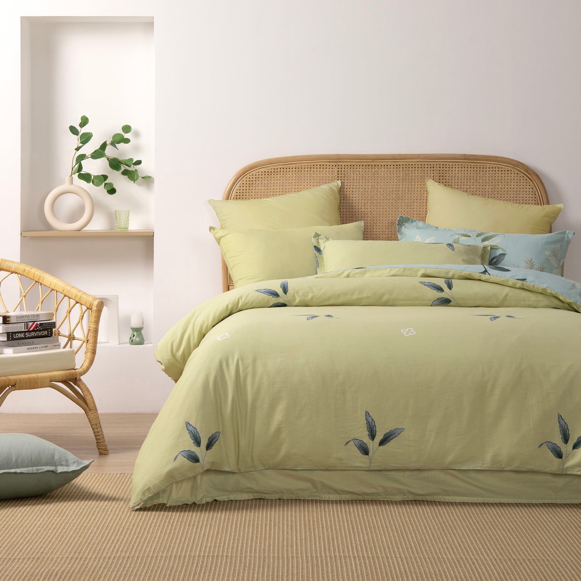 Dreamaker Floral Reversible Quilt Cover Set | 100% Cotton | 2 in 1
